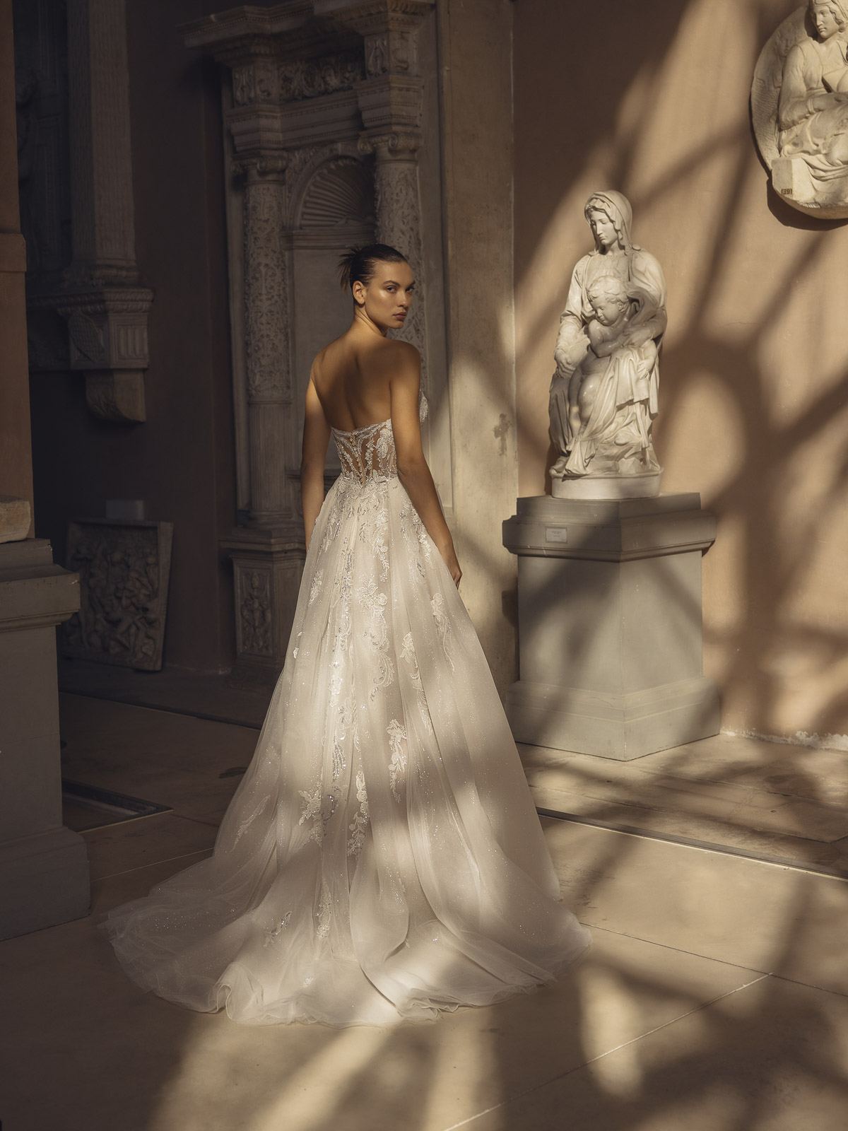 Modeca Zuri | Koonings