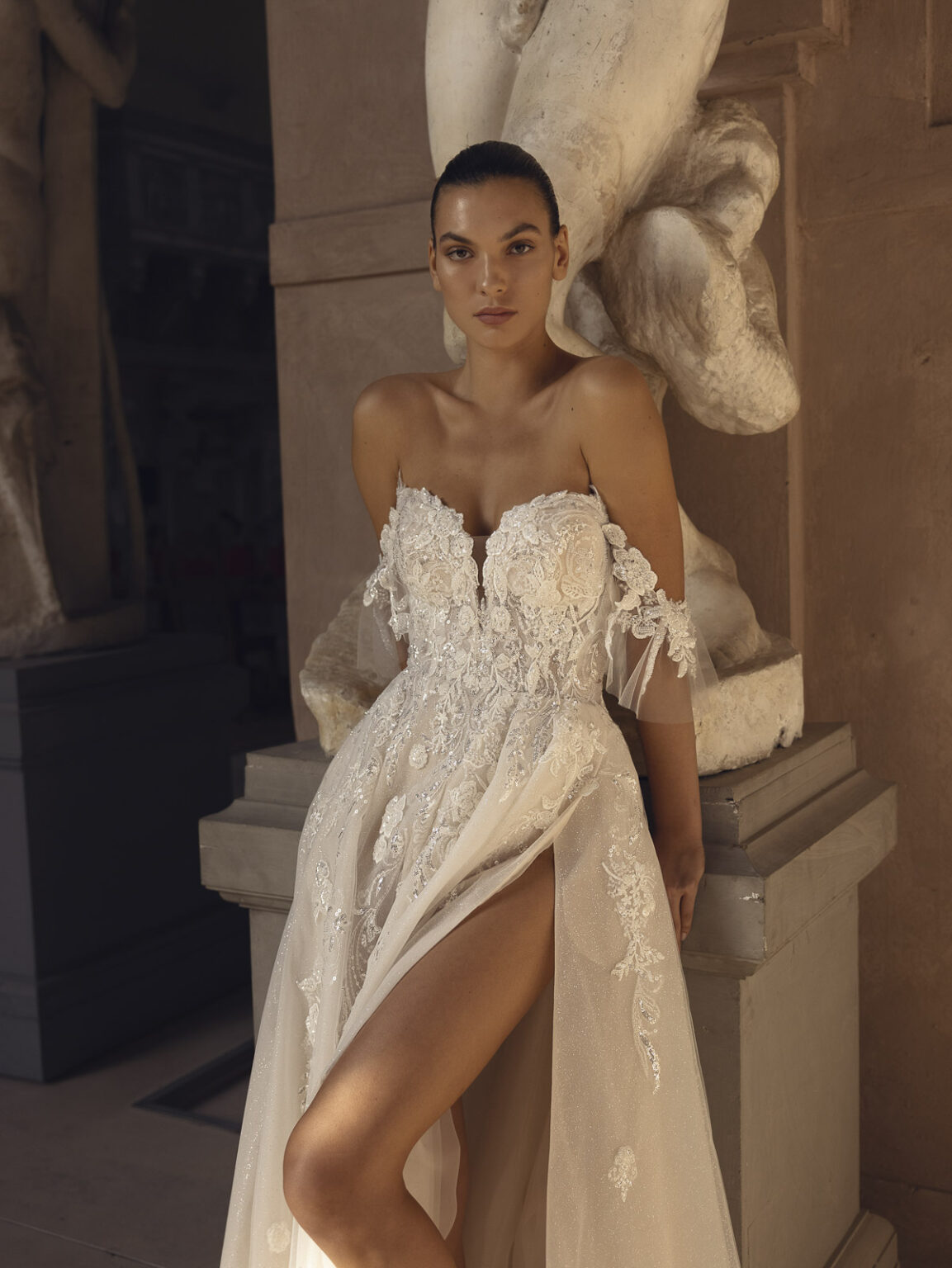 Modeca Zuri | Koonings