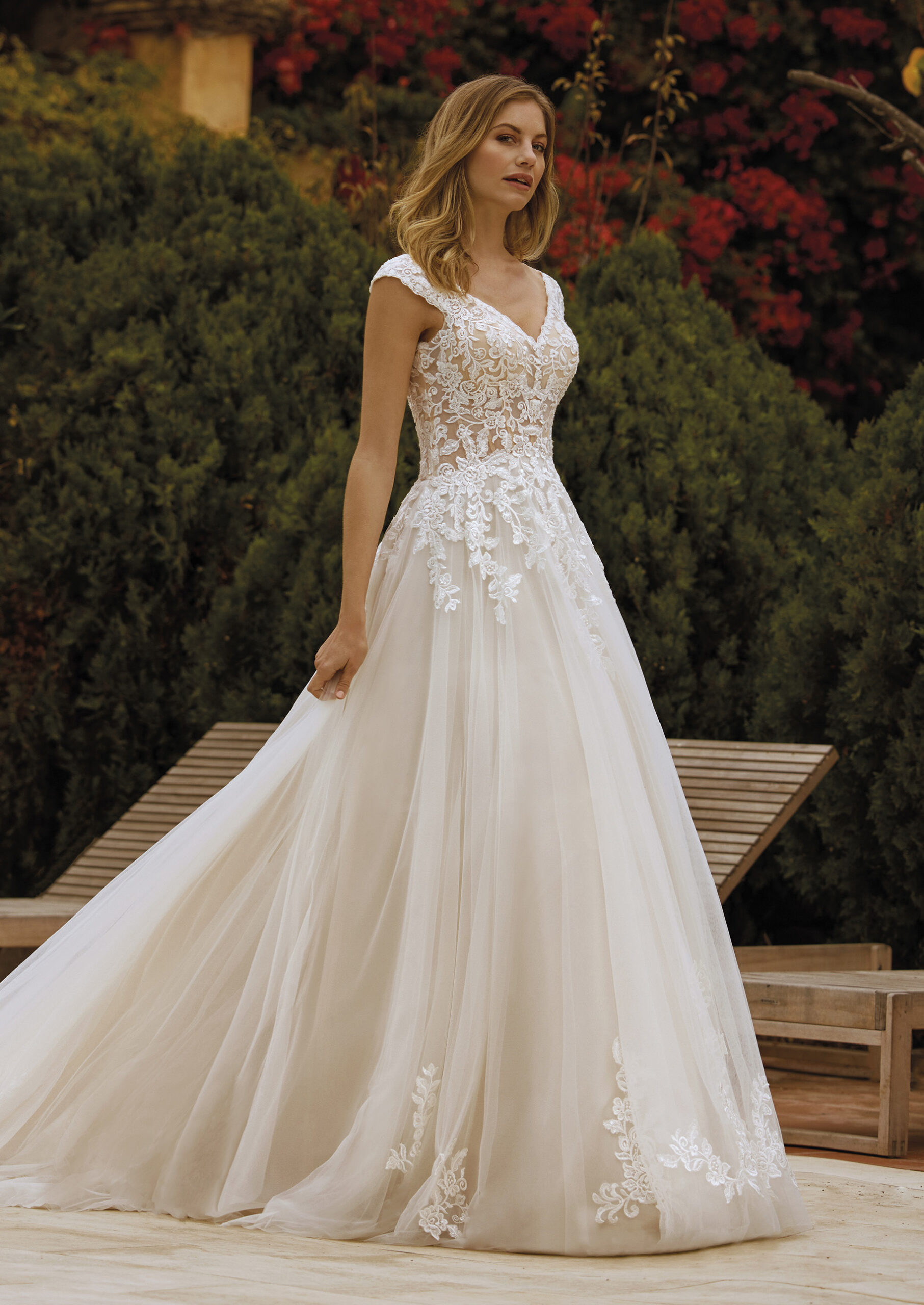 White One by St. Patrick Womack W1124BW4 | Koonings