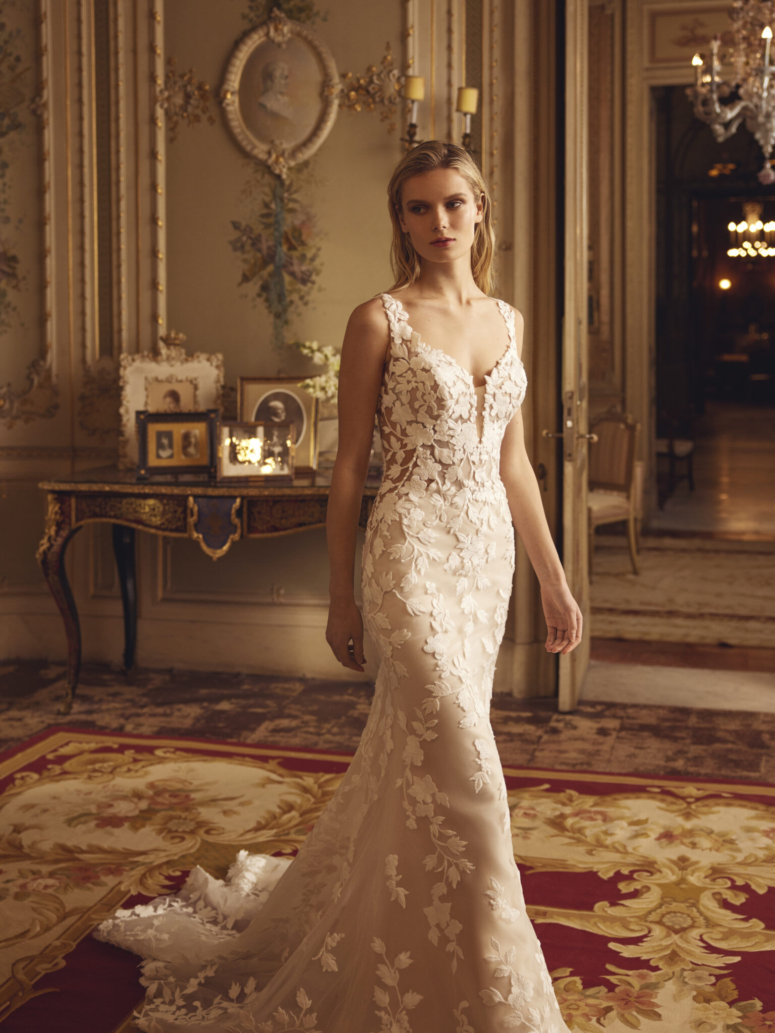 Demetrios 1305DR + SL81 sleeve | Koonings